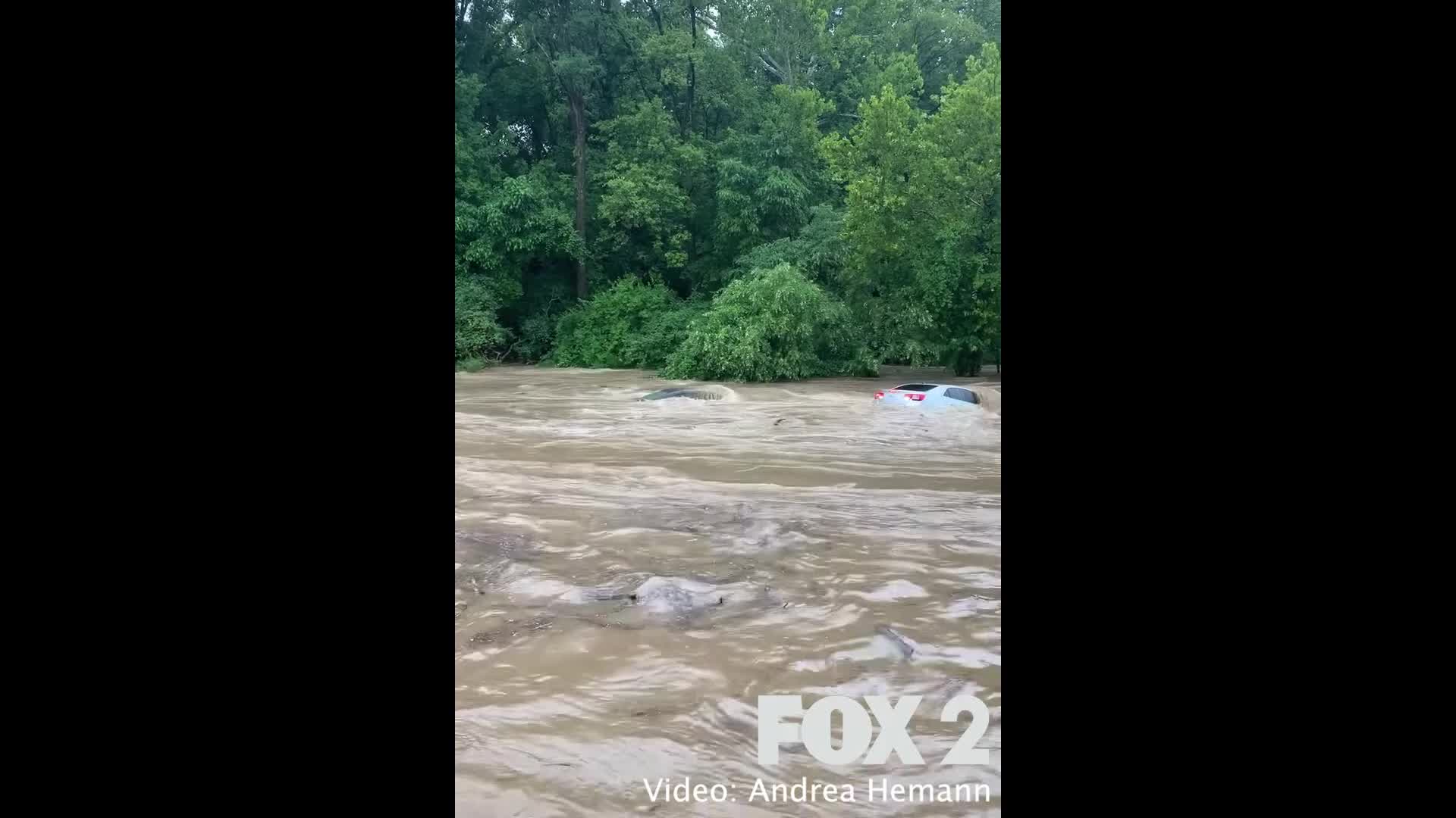 WATCH: Flooding forces cars underwater near Manchester – FOX 2