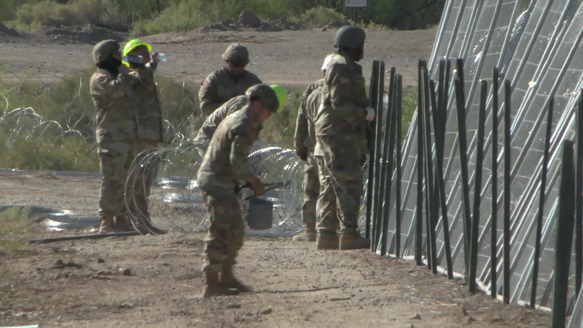 Texas lays more concertina wire, fencing along Rio Grande banks facing ...