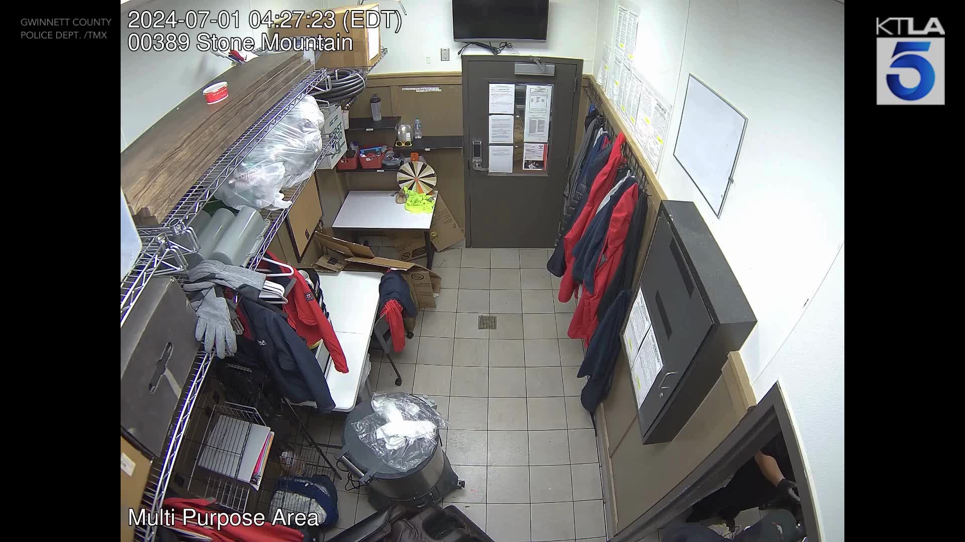 Chick-fil-A employee fights off armed robber – KTLA