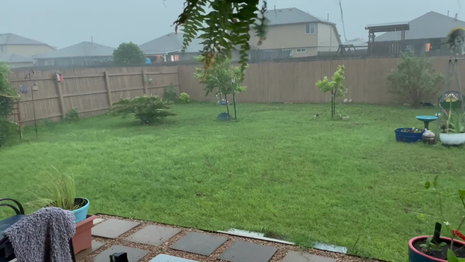 Heavy rain in Hutto, Texas, on May 16 – KXAN Austin